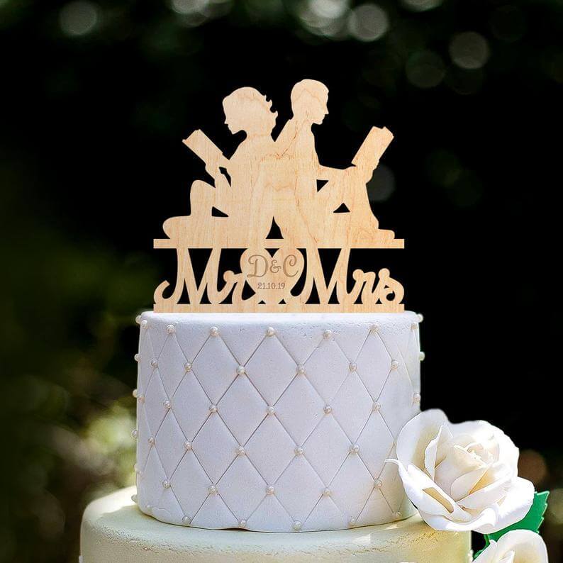 Love in the Library: Cake Topper for Bookworms | Emmaline Bride