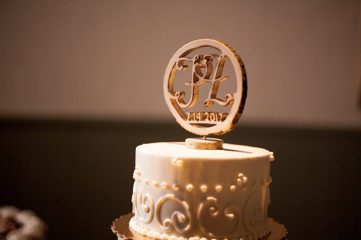 20 Best Rustic Wedding Cake Toppers (PHOTOS) | Emmaline Bride