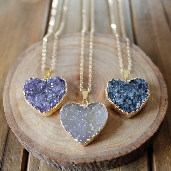 What Is Druzy Jewelry? Here's What You Need to Know | Emmaline Bride