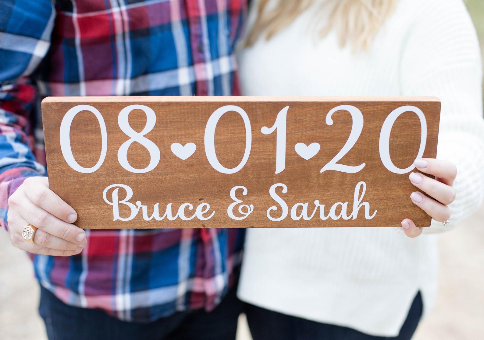 3 Smart Phone Engagement Ideas + Fun Photo Props | Emmaline Bride