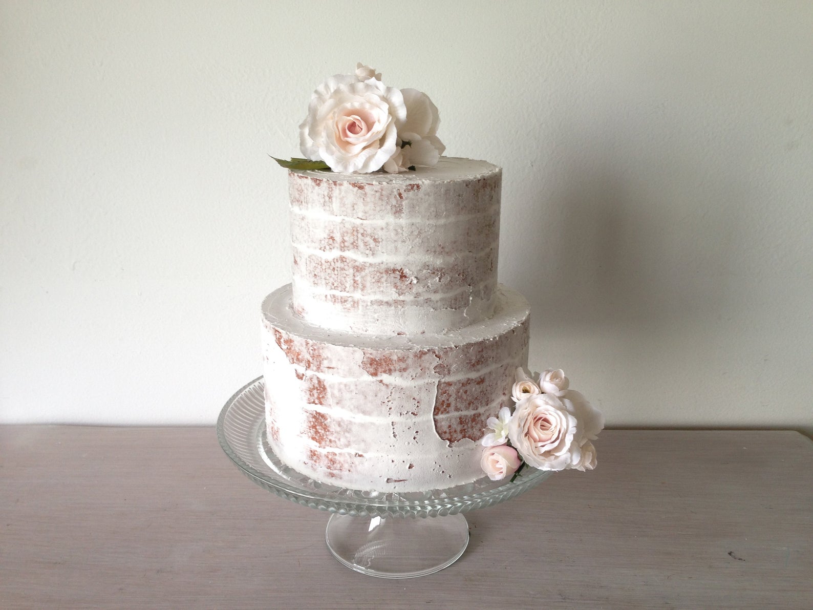 Fake Wedding Cakes That Actually Look Real | Emmaline Bride