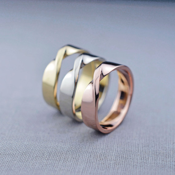 7 Do’s and Don’ts for Picking the Right Wedding Band | Emmaline Bride ...