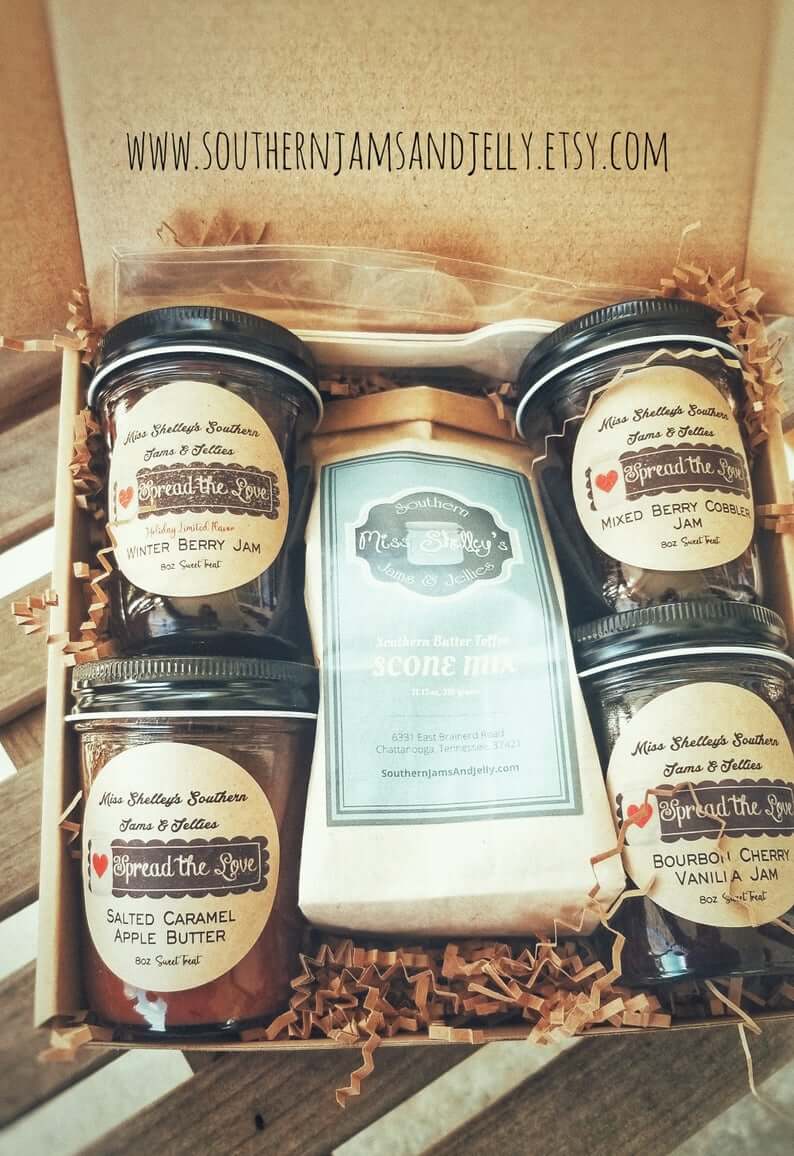 Where to Buy Jam Wedding Favors for Guests | Emmaline Bride