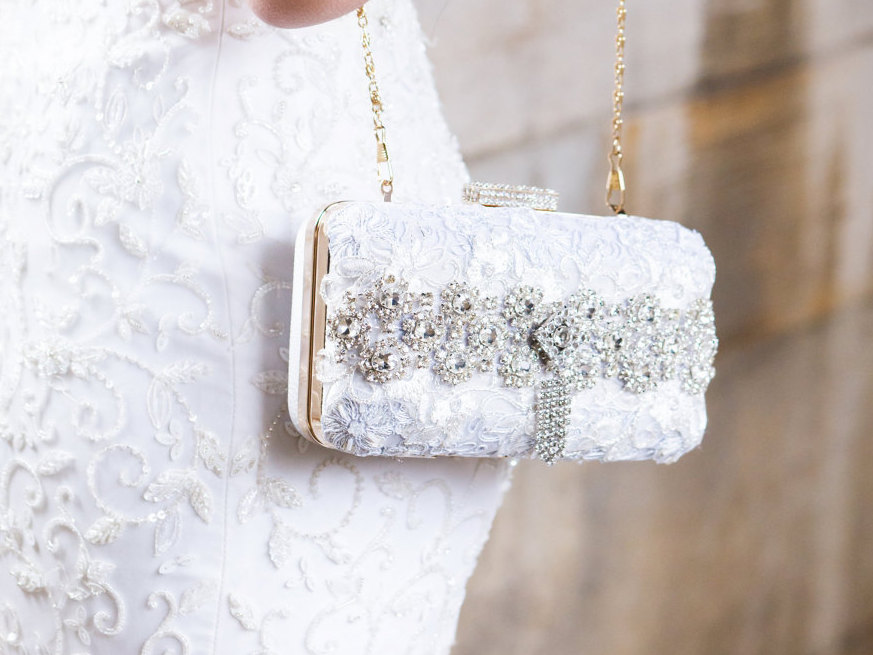 7 Things You MUST Pack in Your Wedding Bag | Emmaline Bride