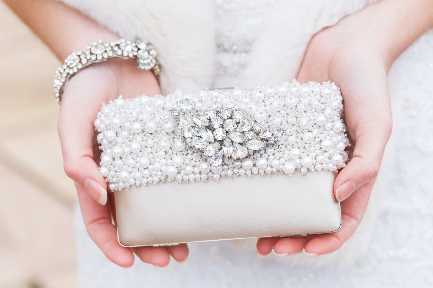 7 Things You MUST Pack in Your Wedding Bag | Emmaline Bride