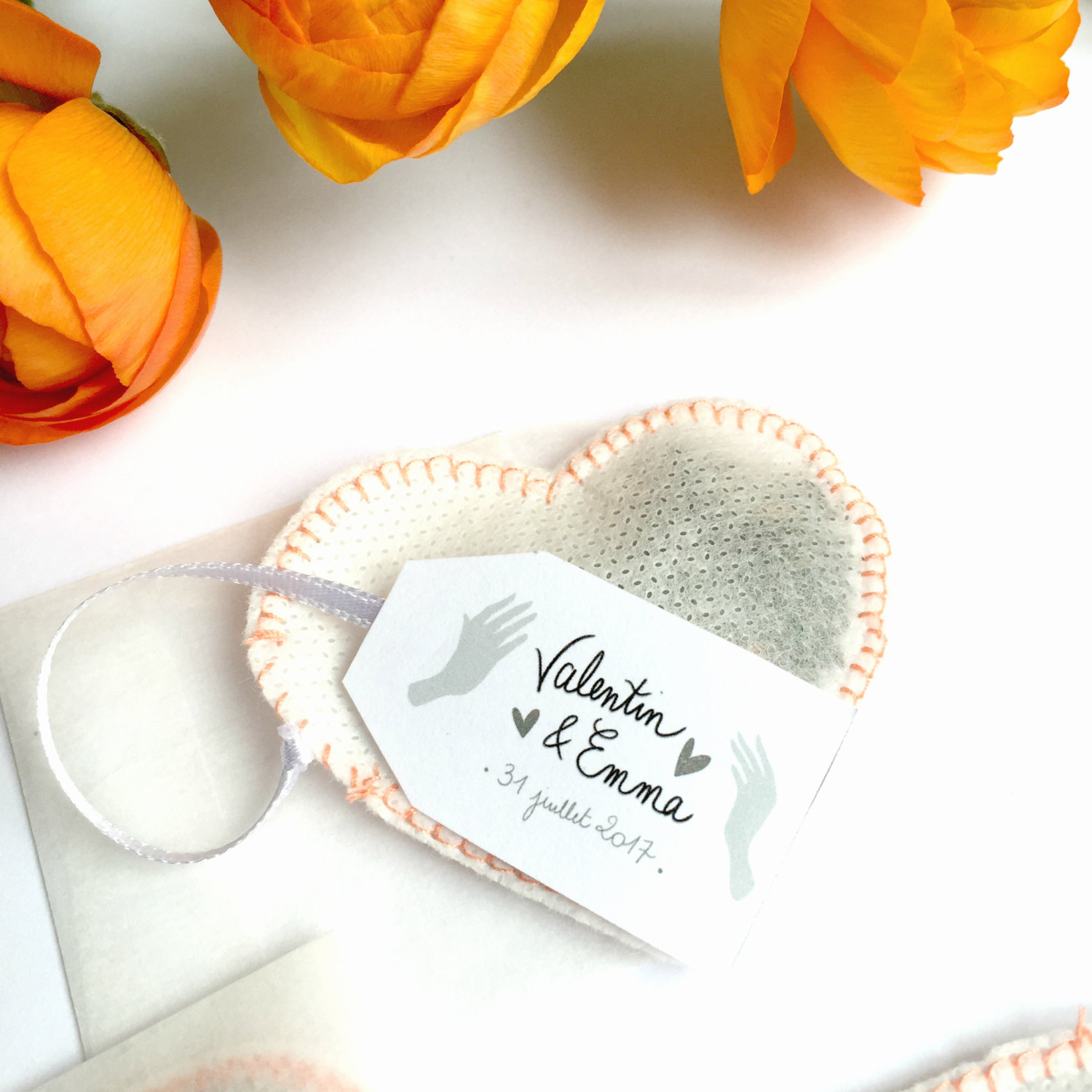 Custom Tea Bags: Cute Favors for Weddings | Emmaline Bride