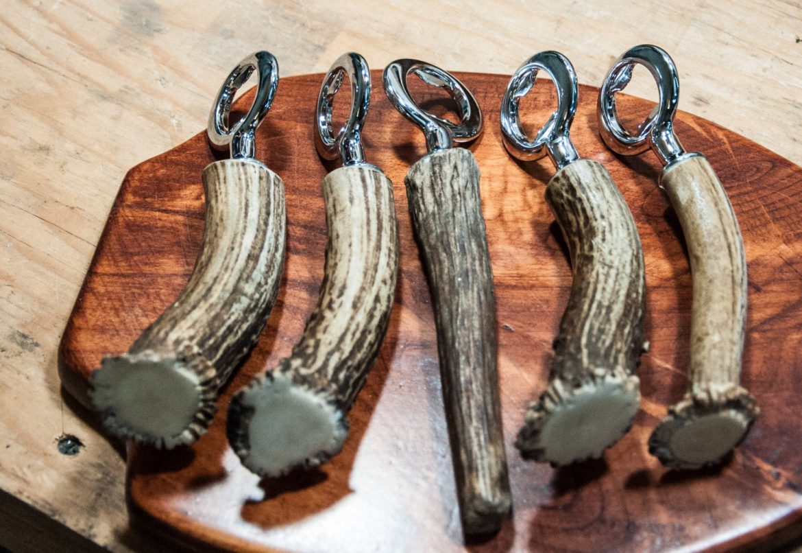 Antler Wedding Theme Ideas: 34 Amazing Finds for Rustic Weddings