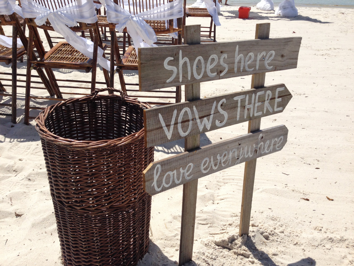 Where to Buy Directional Signs for Weddings | Emmaline Bride