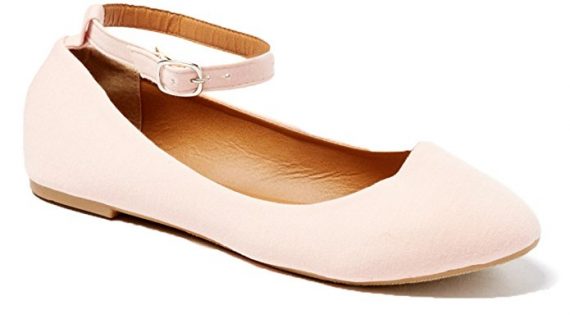 21 Wedding Flats That Will Look Beautiful for the Bride | Emmaline Bride