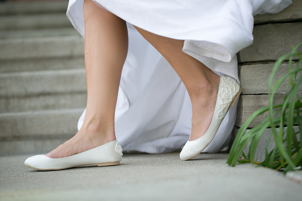 21 Wedding Flats That Will Look Beautiful for the Bride | Emmaline Bride