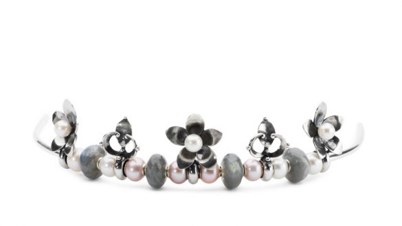 How to Make Your Own Wedding Tiara | Emmaline Bride