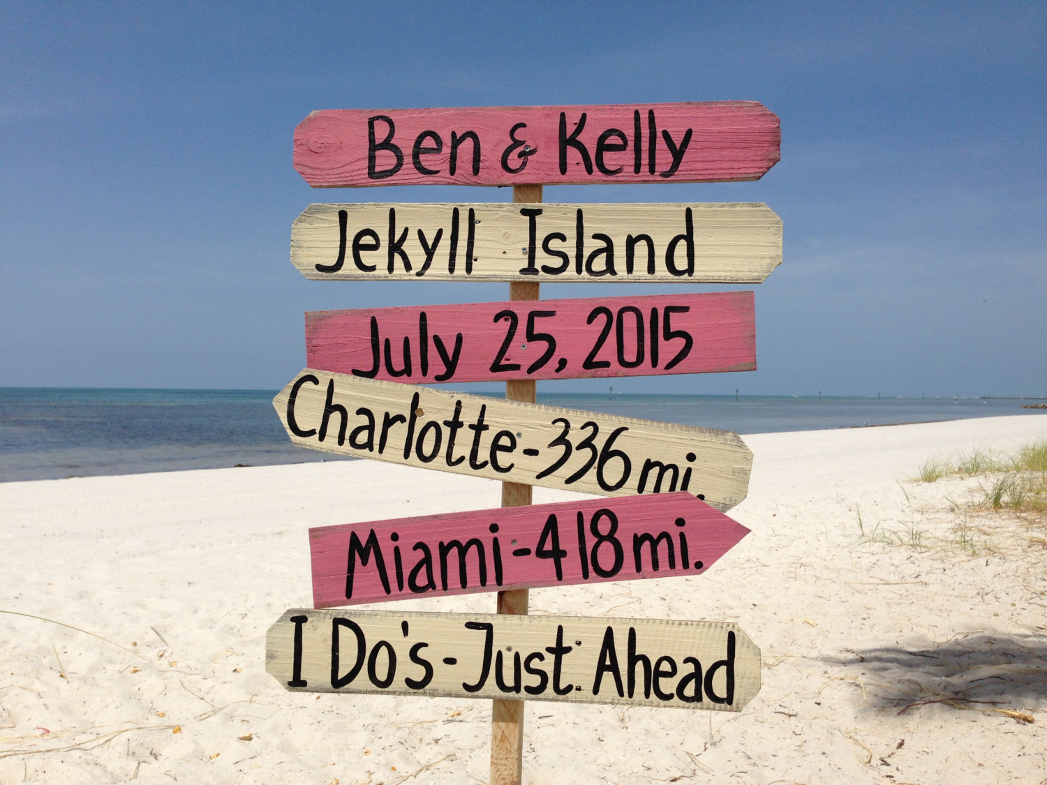 Directional Signs for Weddings to Customize Your Space | Emmaline Bride