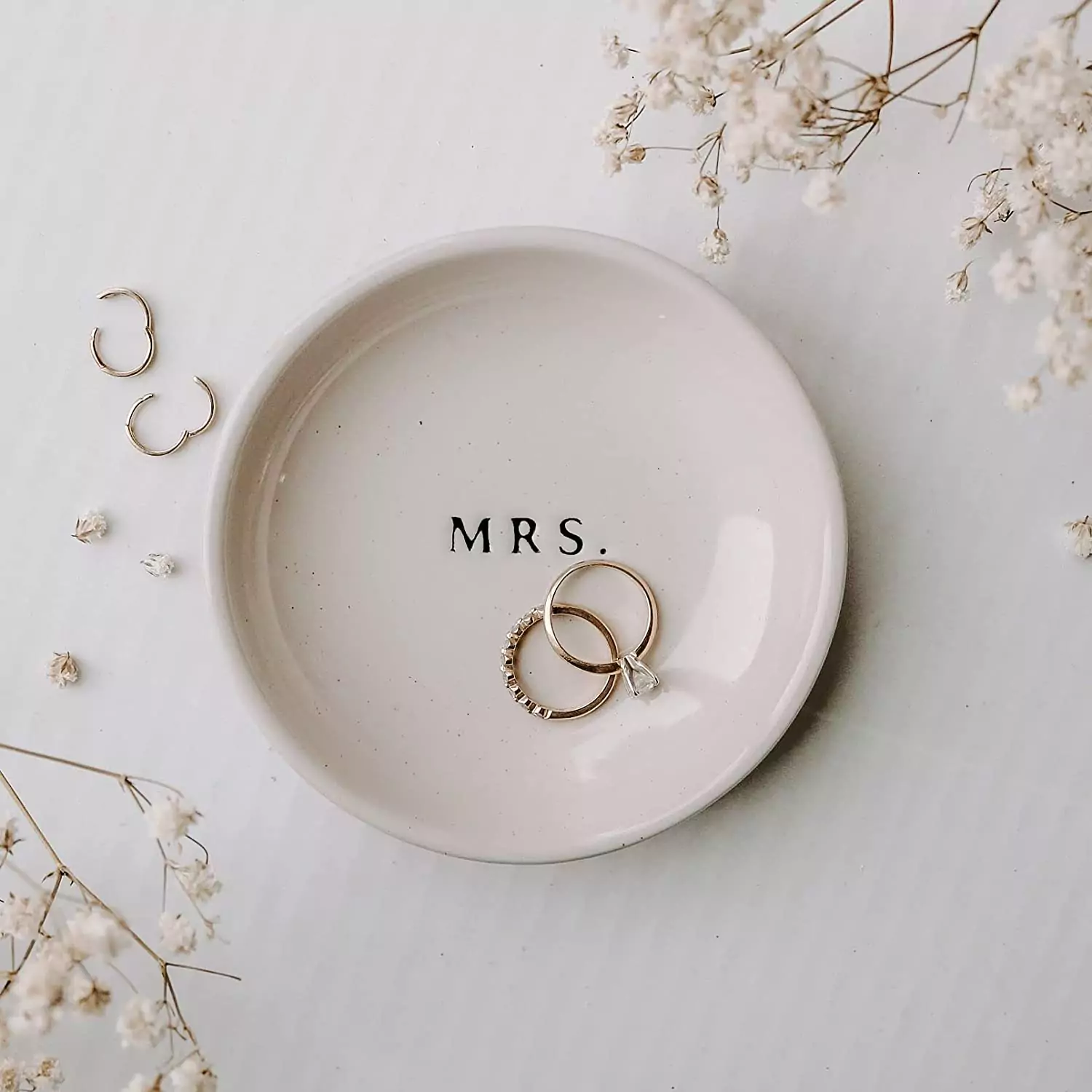 25 Most Beautiful Engagement Ring Dishes To Keep It Safe