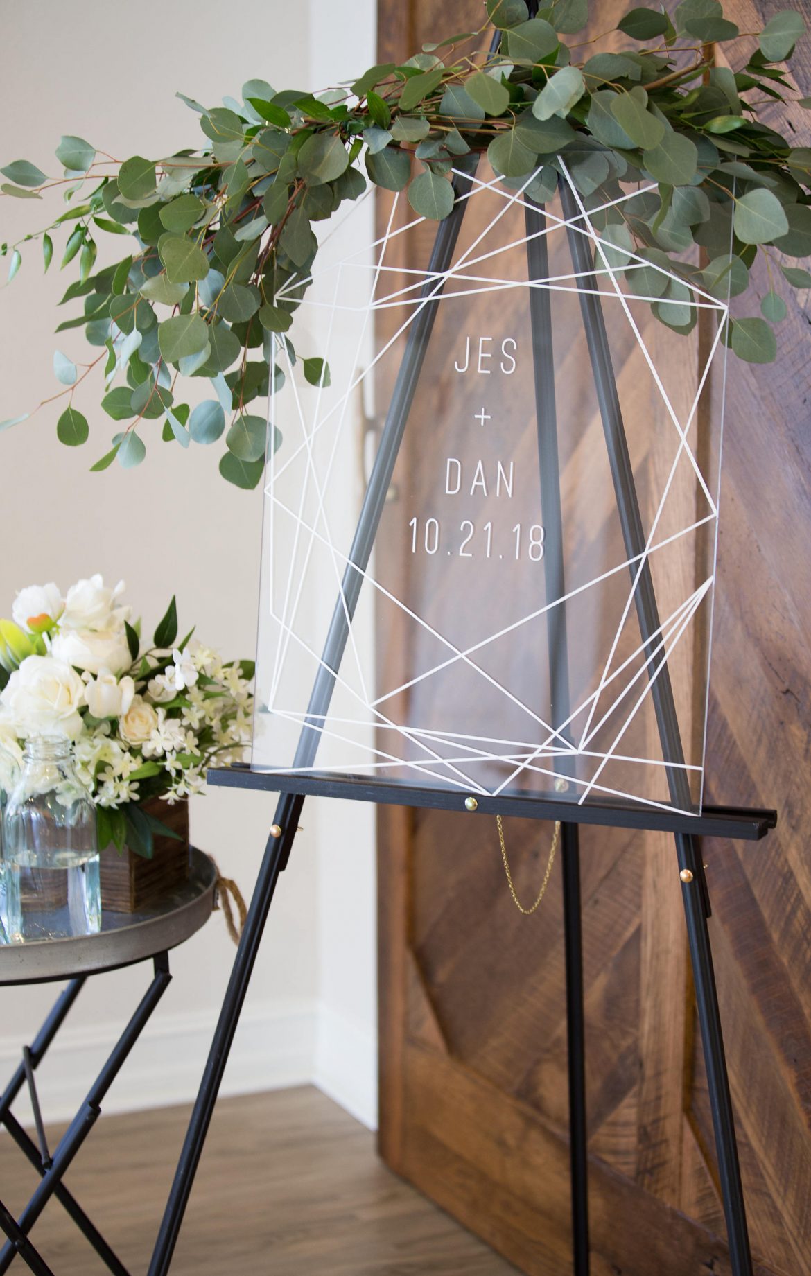 Clear Wedding Sign: Beautiful Decoration for Your Ceremony + Reception