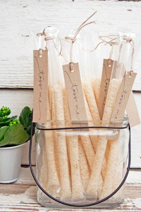 Wedding Confetti: Where to Buy (Fun!) Tossing Confetti for Weddings