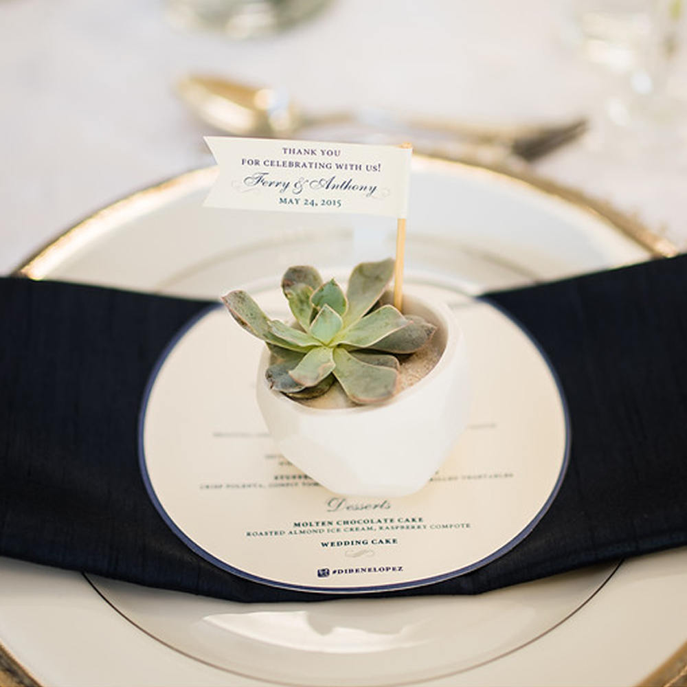 25 Unique Wedding Place Settings + Table Setting Ideas | Emmaline Bride