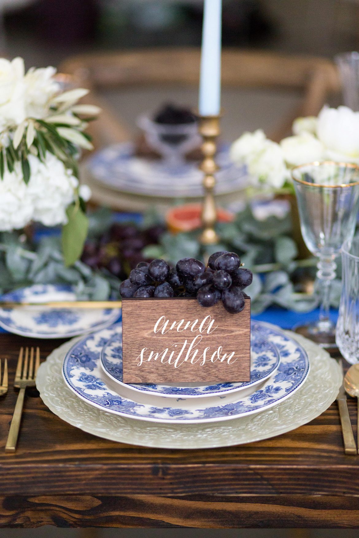 25 Unique Wedding Place Settings + Table Setting Ideas | Emmaline Bride