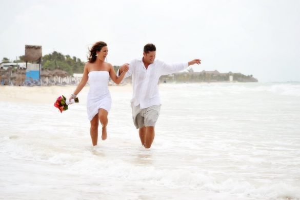 Here's What The Groom Wears For A Beach Wedding | Emmaline Bride®