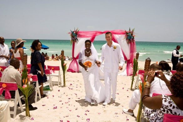 Here's What The Groom Wears For A Beach Wedding | Emmaline Bride®