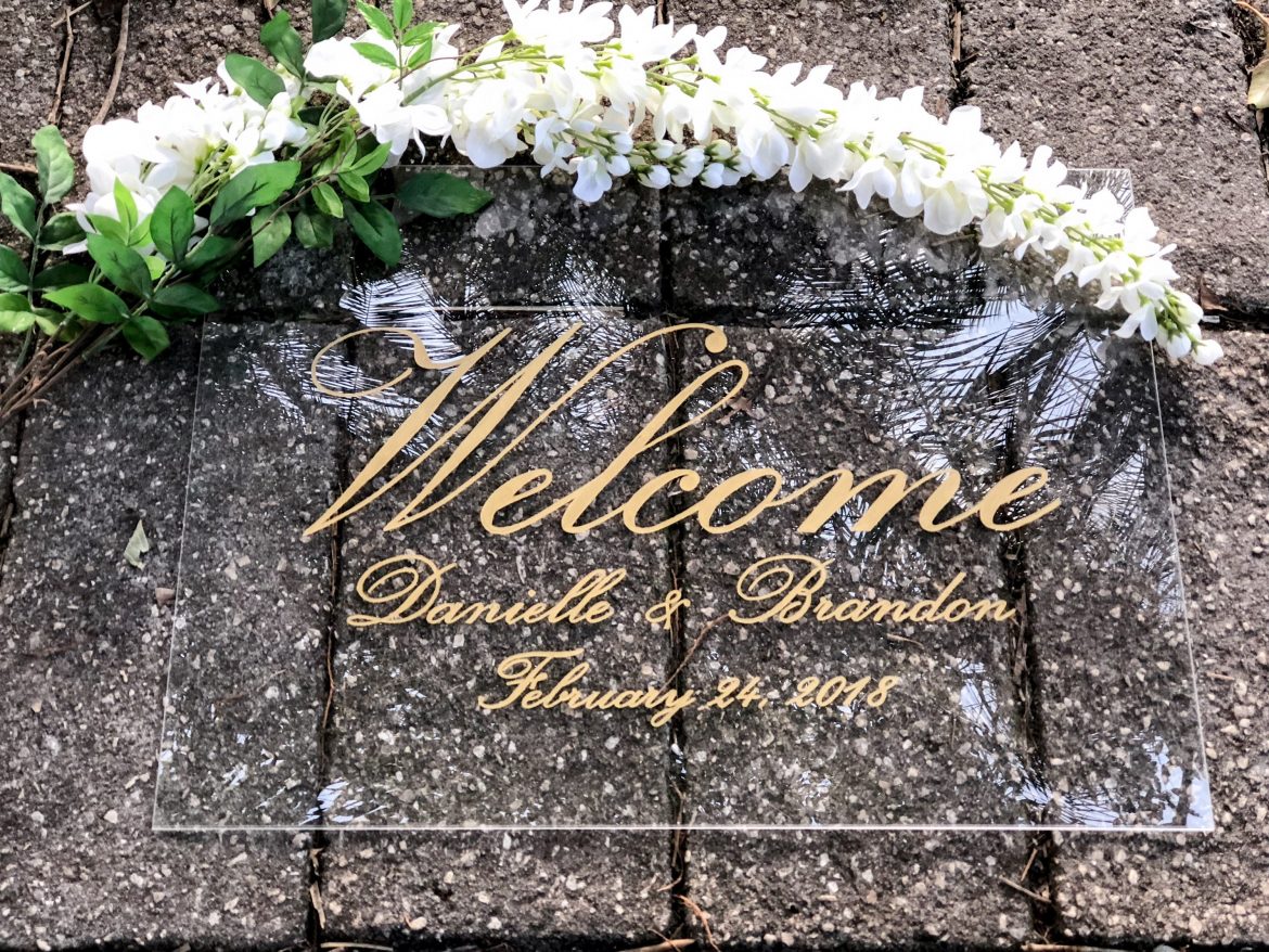 Acrylic Wedding Signs (+ The Best Price!) | Emmaline Bride