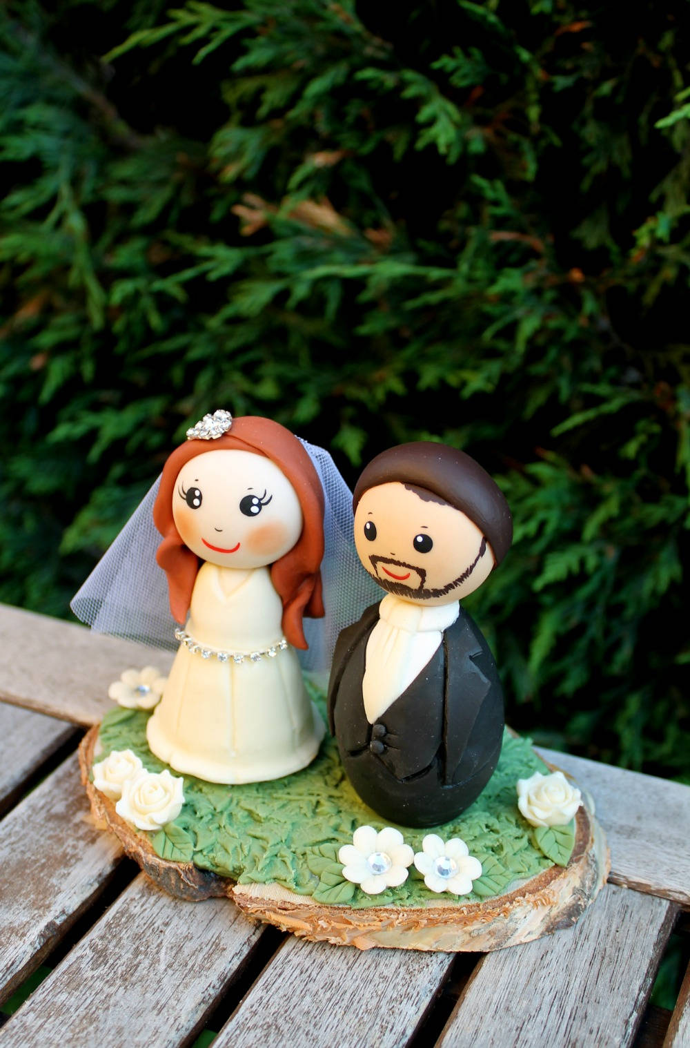 Wedding Cake Ideas, Inspiration, Cake Alternatives + Cake Toppers