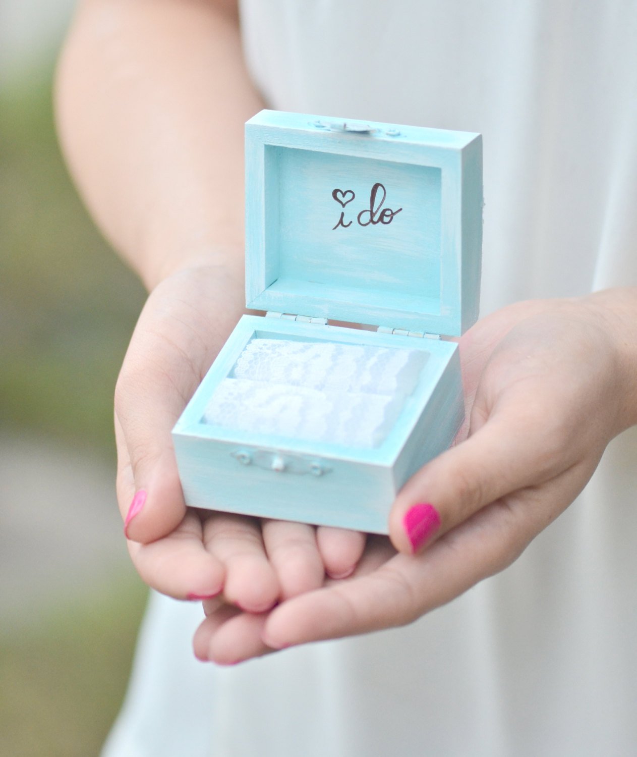 10 Beautiful Ring Bearer Boxes for Weddings (+ GIVEAWAY!)