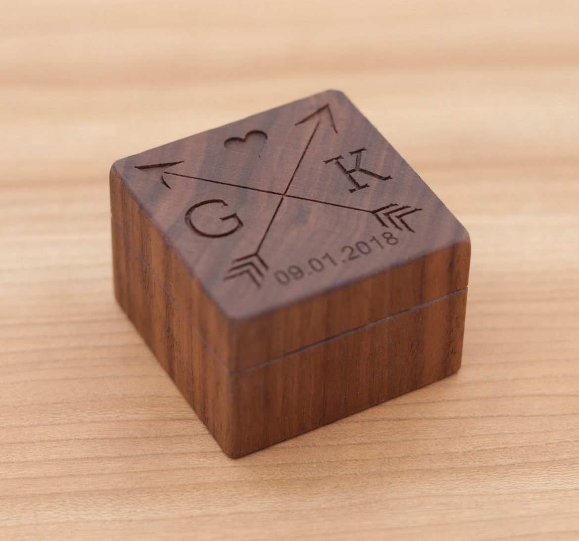 10 Beautiful Ring Bearer Boxes for Weddings (+ GIVEAWAY!)