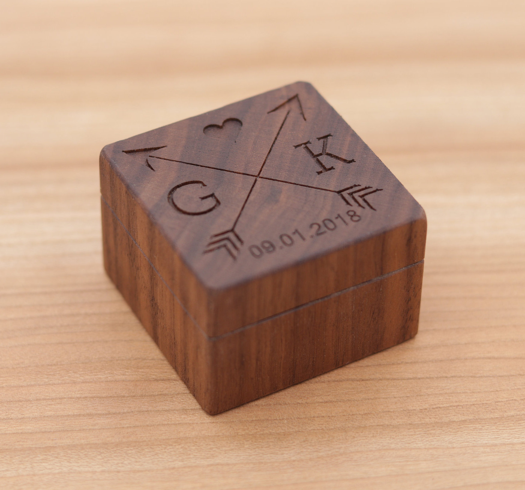 10 Beautiful Ring Bearer Boxes for Weddings (+ GIVEAWAY!)