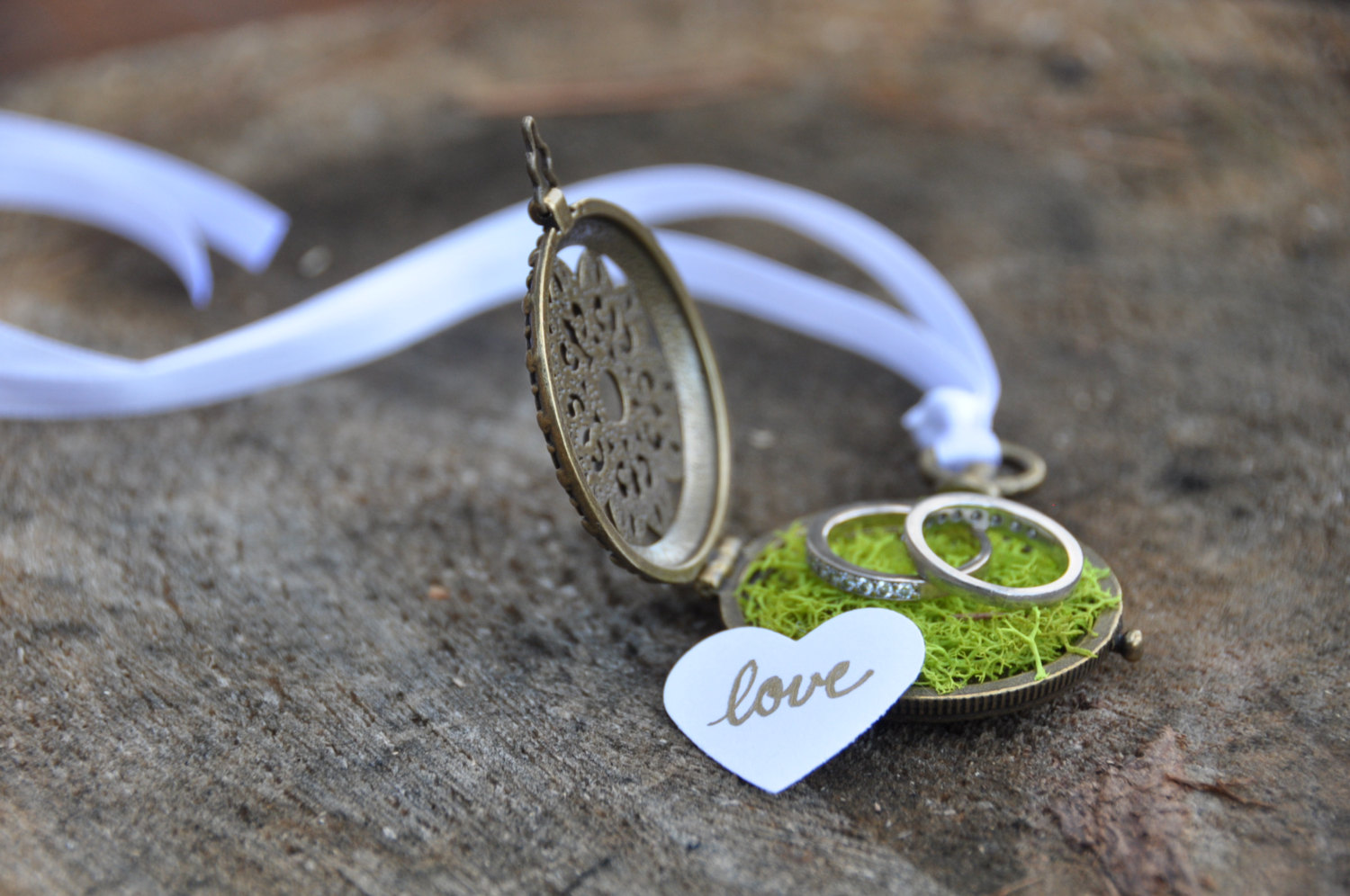 10 Beautiful Ring Bearer Boxes for Weddings (+ GIVEAWAY!)