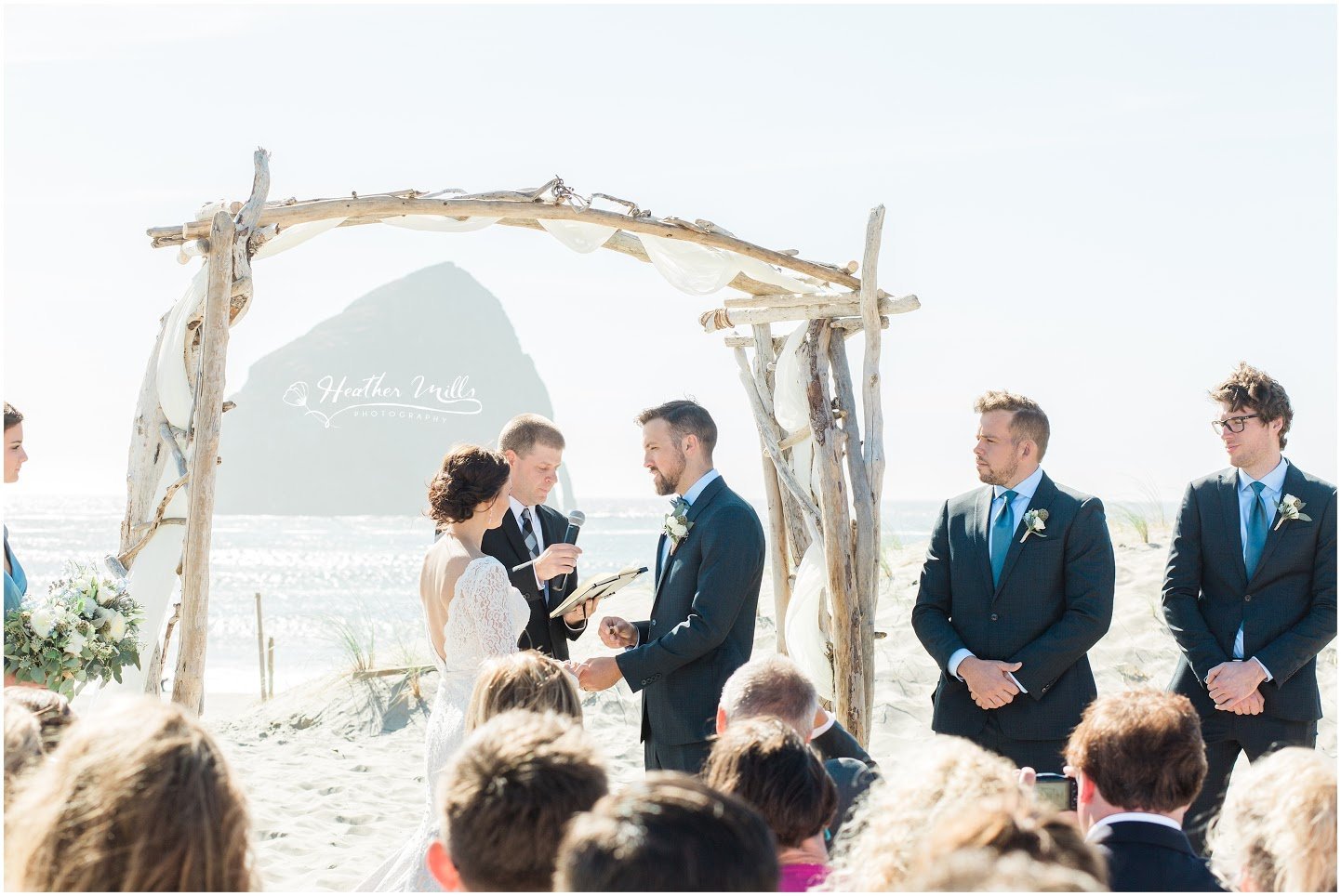 WEDDING ARCH IDEAS: 7 Most Beautiful Styles for Your Ceremony