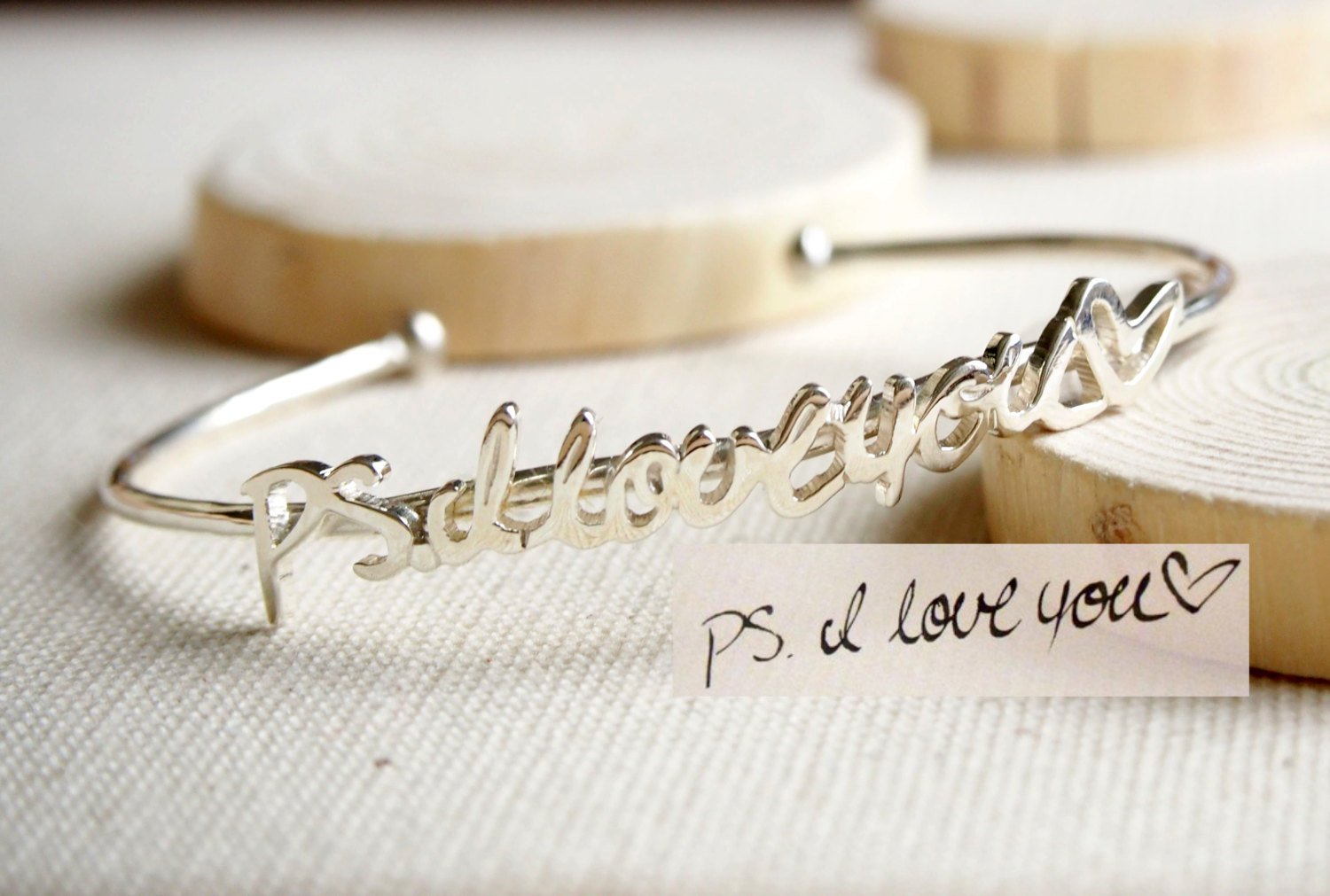 This Handwriting Jewelry Makes a Beautiful Gift Idea | Emmaline Bride®