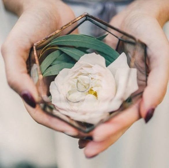 Here's (Easy!) Geometric Centerpiece Ideas for Weddings