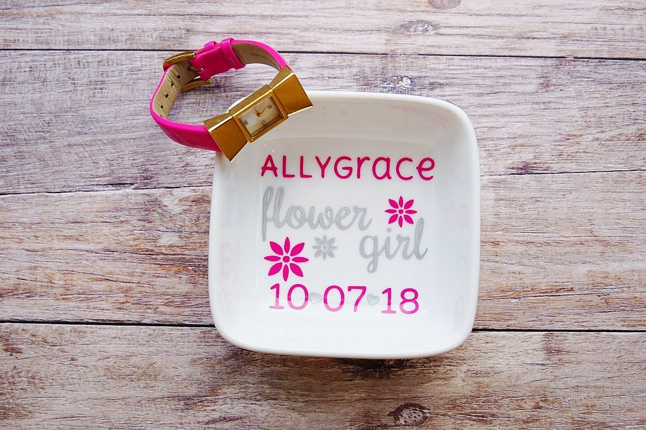 The Cutest Flower Girl Dish Ever | Emmaline Bride Wedding Blog