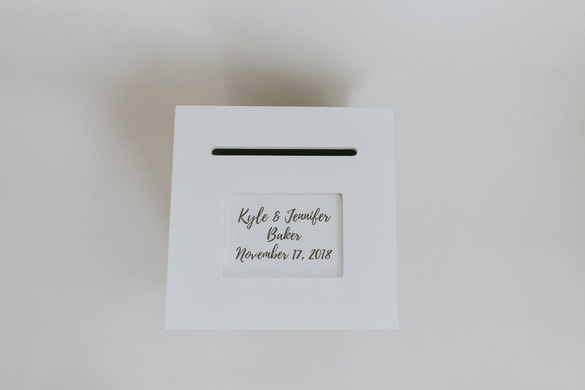 This Wedding Card Box Displays Photos -- and Rotates! | Emmaline Bride