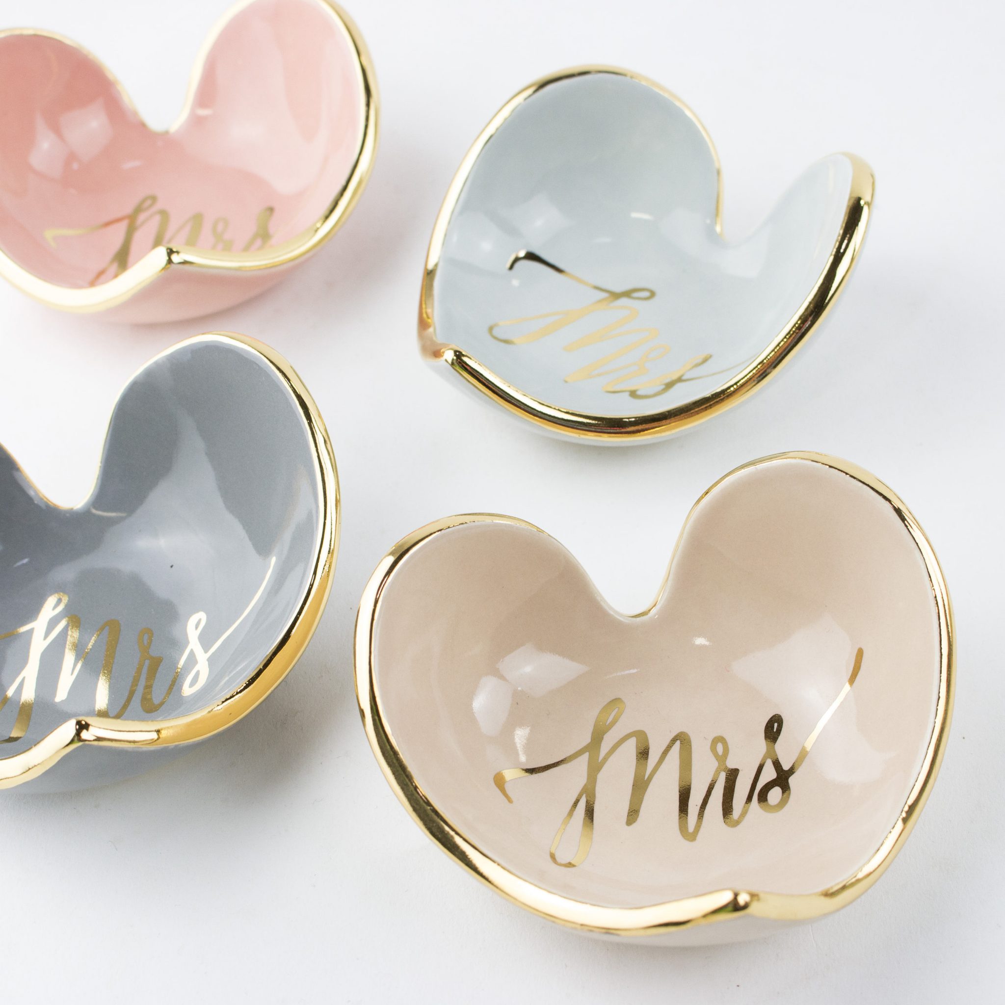 Mrs Ring Holder: Srsly, the Prettiest Place to Hold Your Engagement Ring