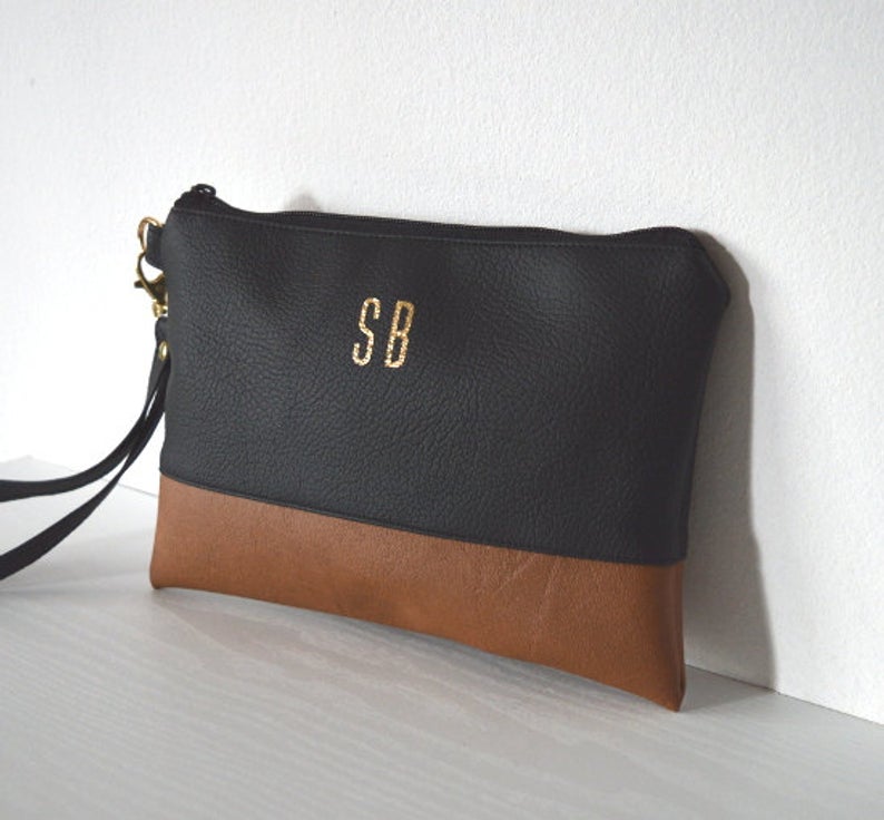 This Monogram Purse is a Favorite for Bridesmaids | Emmaline Bride ...