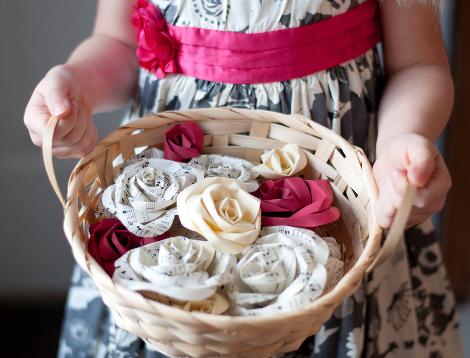 5 Creative Flower Girl Alternatives to Petals | Emmaline Bride