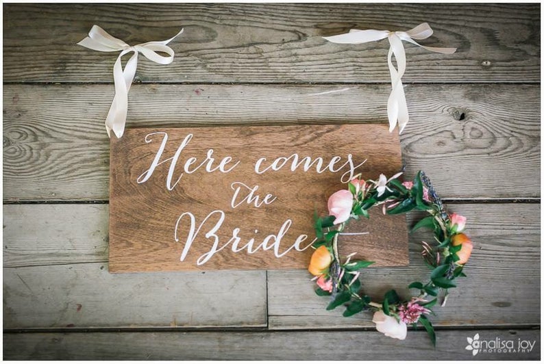 16 Most Creative Wedding Signage Ideas (PHOTOS)