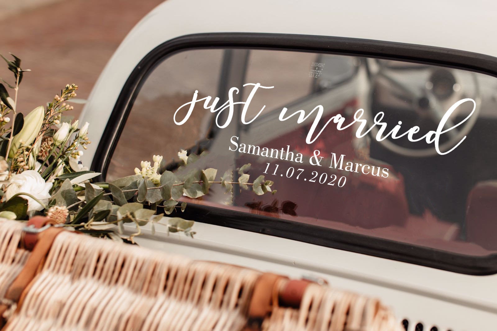 Just Married Sign for Car: 12 Beautiful Ideas for Weddings (+ GIVEAWAY!)
