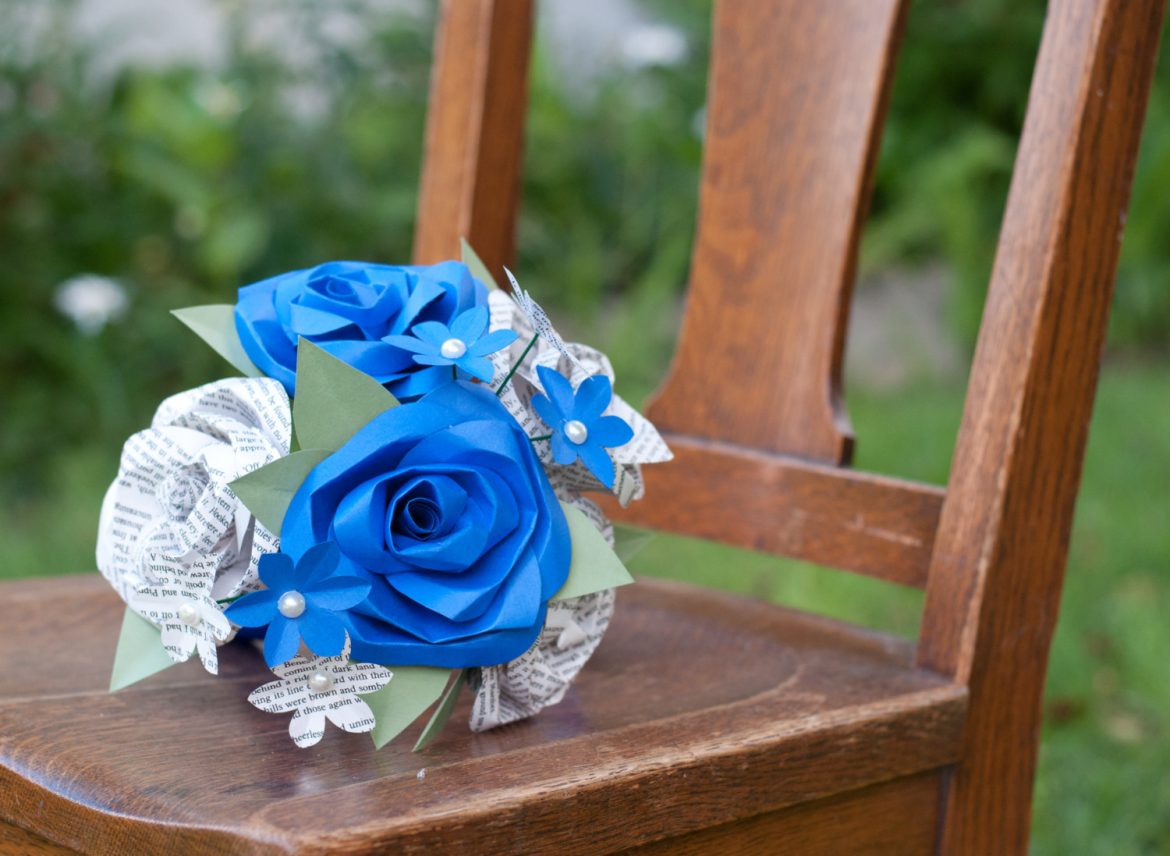 5 Creative Flower Girl Alternatives to Petals | Emmaline Bride