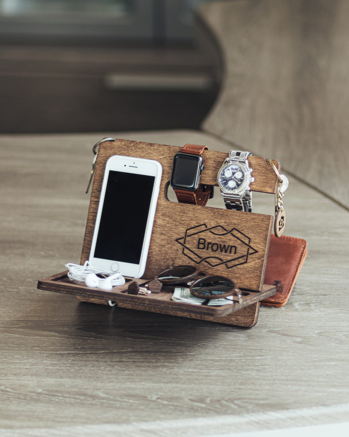 21 Greatest Best Man Gift Ideas for Weddings | Emmaline Bride