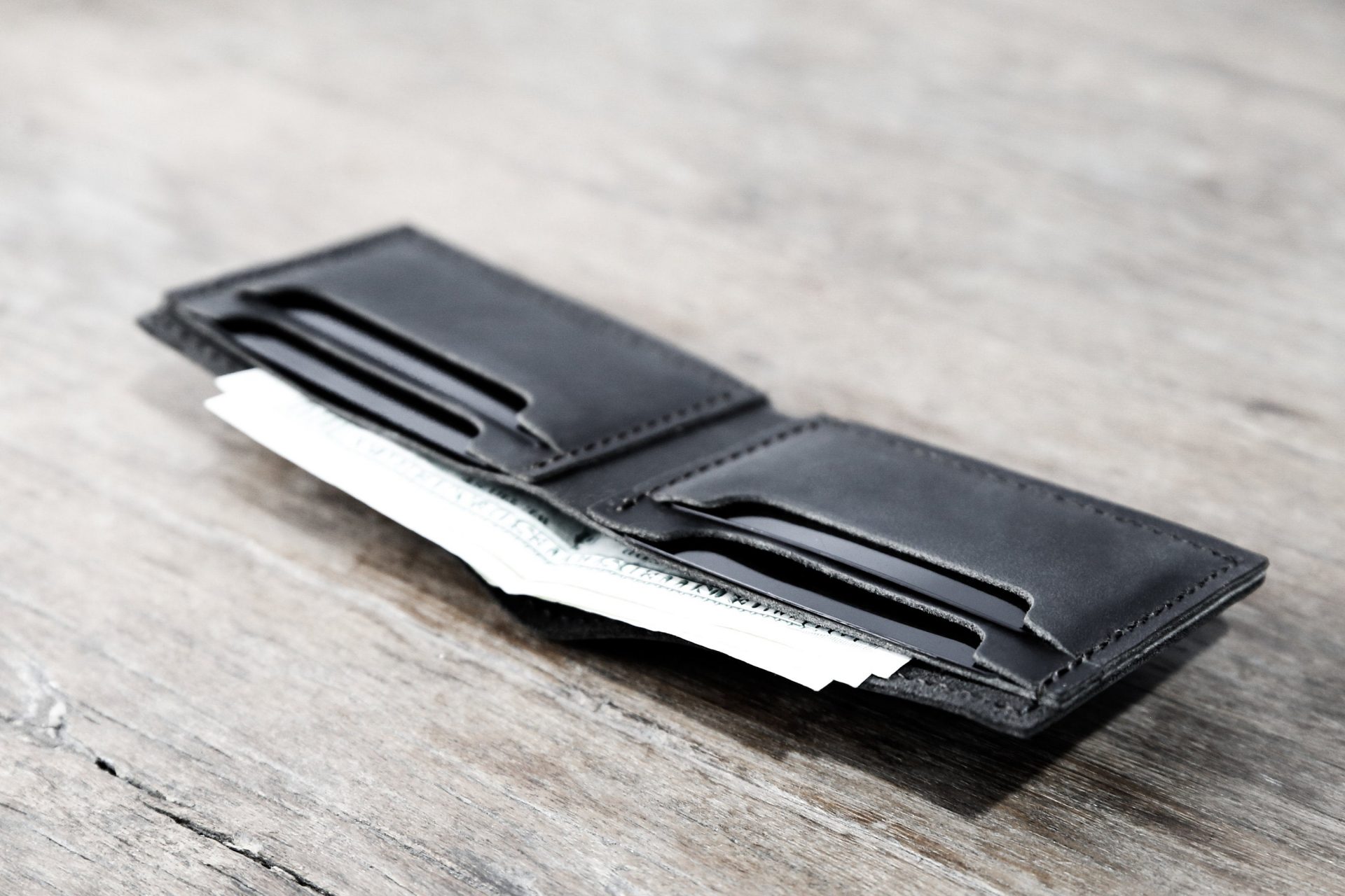 These Handmade Leather Wallets Make Awesome Groomsmen Gifts