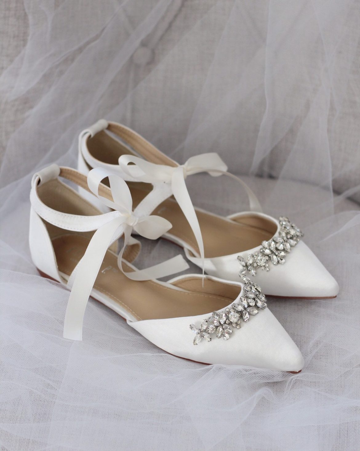 9 Most Beautiful (+ Comfy!) Ivory Wedding Flats | Emmaline Bride