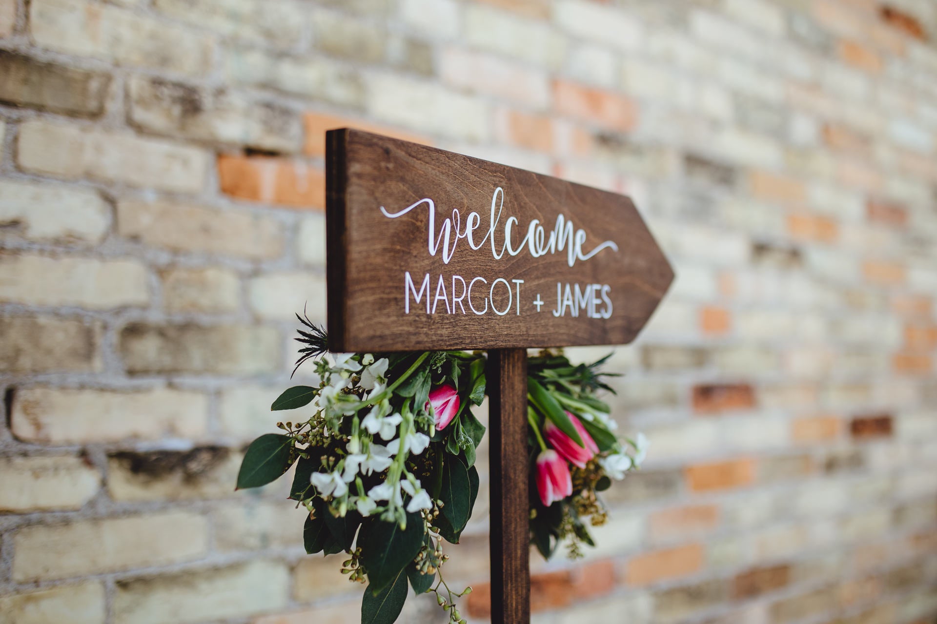 Wedding Arrow Sign: Welcome Guests to Your Ceremony or Reception