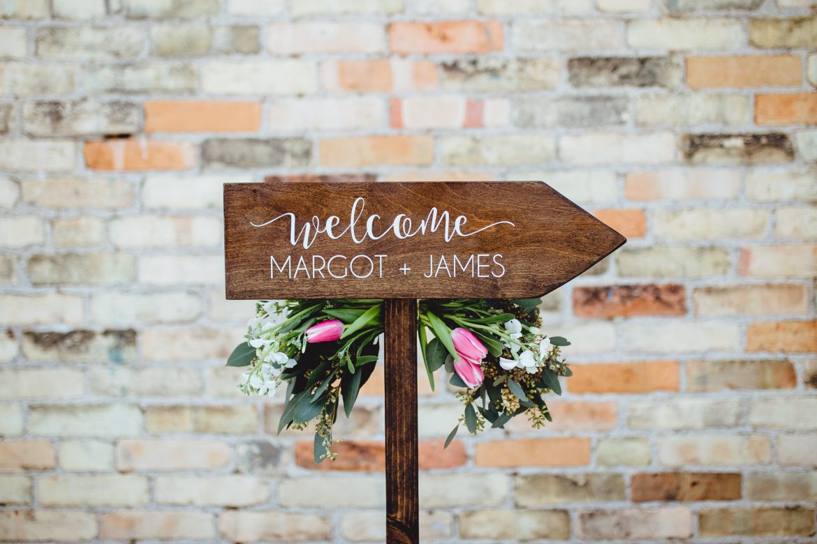 Wedding Arrow Sign: Welcome Guests to Your Ceremony or Reception