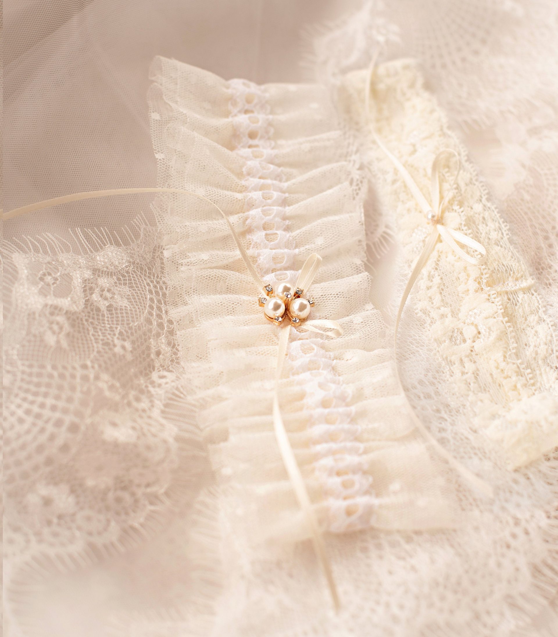 Lace Wedding Garters: These Heirloom Bridal Garters Are Beautiful!