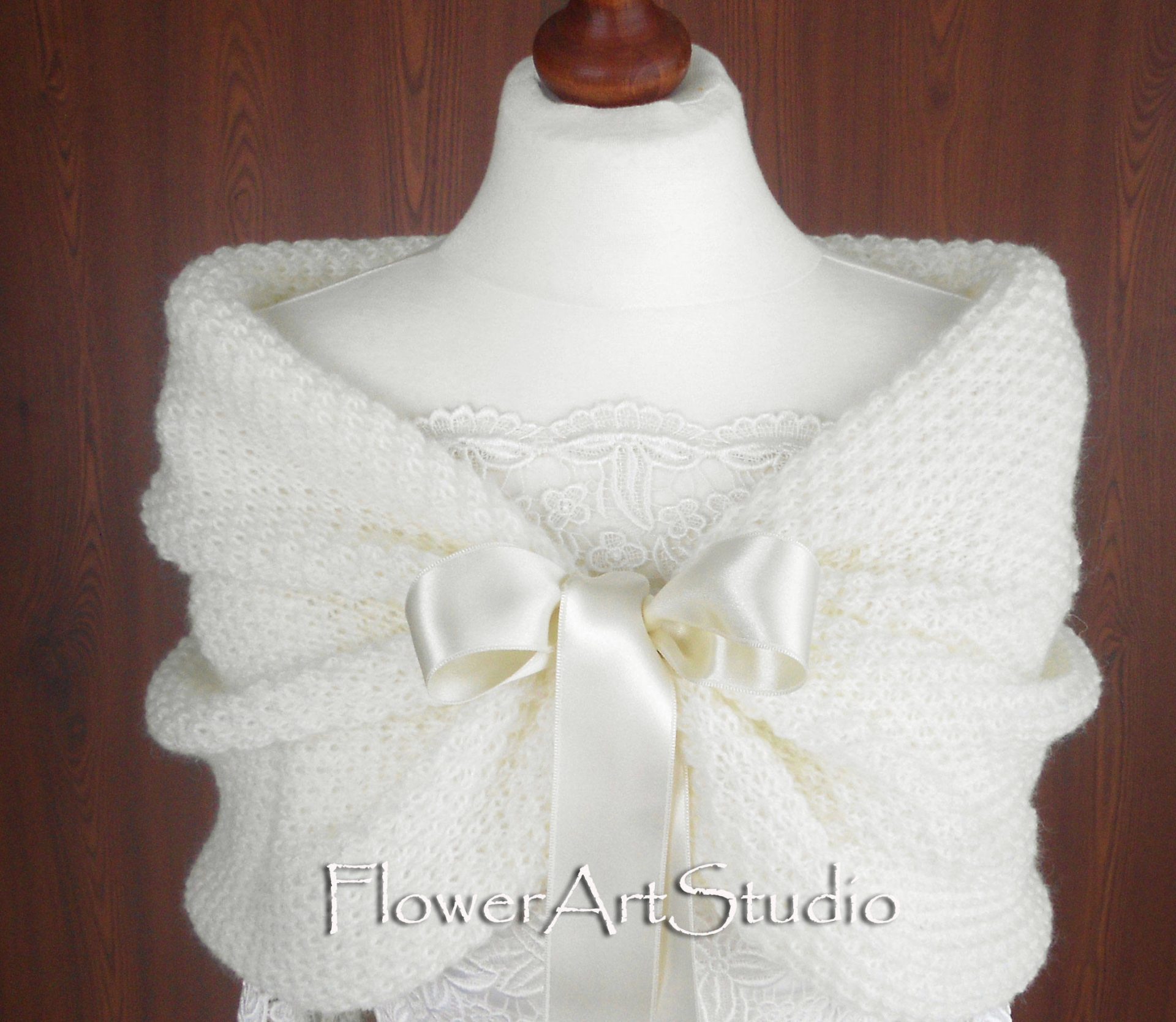 Winter Wedding Wraps for Bridesmaids: Get Cozy with Knit Shawls