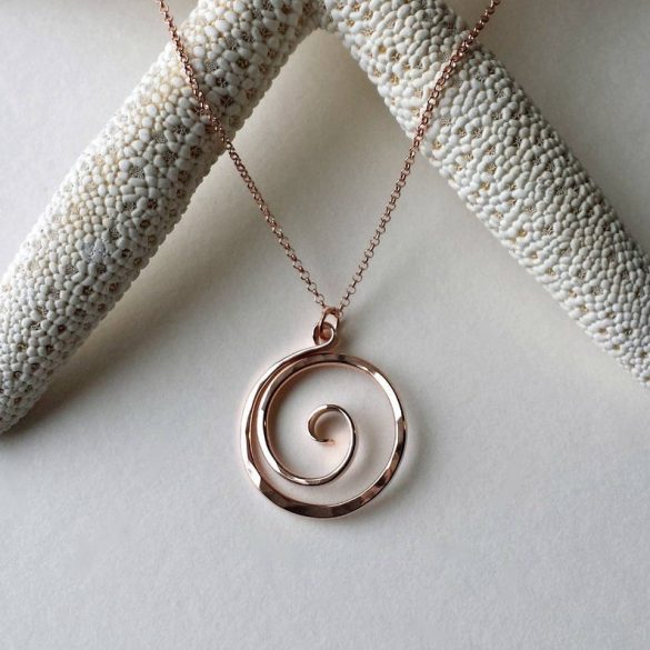 The Best Ring Holder Necklaces You Can Buy | Emmaline Bride