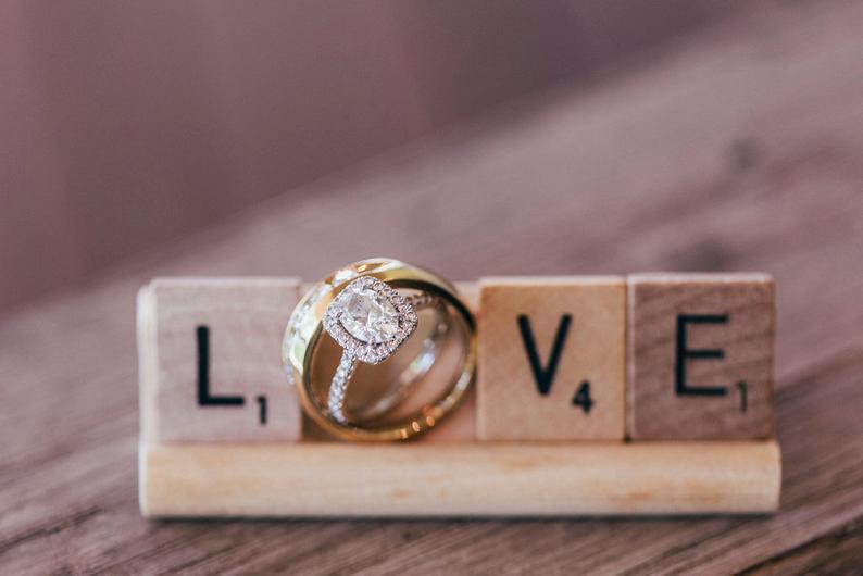 Engagement Ring Holders: 12 Ways to Hold Your Ring for Safe-Keeping