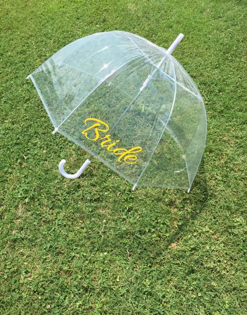 12 Best Wedding Umbrellas for Rain | Emmaline Bride Wedding Blog